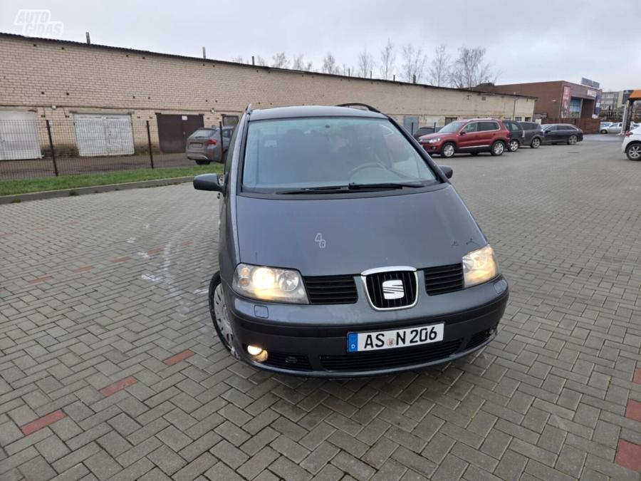 Pelēks SEAT Alhambra 2009 Telšiai, ar dzinēja tilpumu 2.00 L un nobraukumu 256 tūkst. km par 3650 €, foto 1 vietnē AUTOMOTO.COM.LV