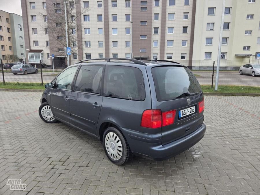 Pelēks SEAT Alhambra 2009 Telšiai, ar dzinēja tilpumu 2.00 L un nobraukumu 256 tūkst. km par 3650 €, foto 2 vietnē AUTOMOTO.COM.LV