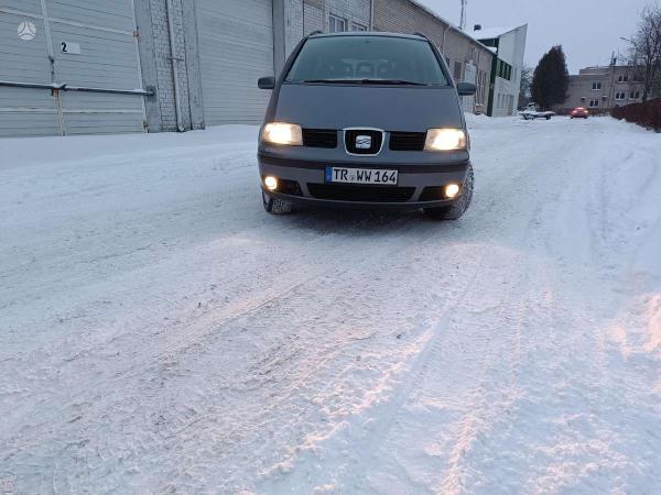 Pelēks SEAT Alhambra 2009 Kelmė, ar dzinēja tilpumu 1.97 L un nobraukumu 289 tūkst. km par 4450 €, foto 4 vietnē AUTOMOTO.COM.LV