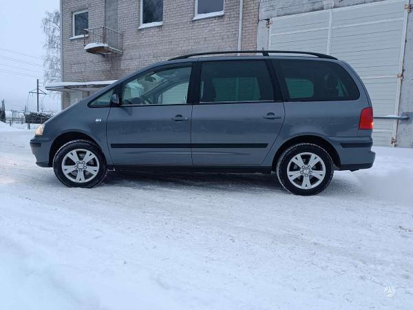 Pelēks SEAT Alhambra 2009 Kelmė, ar dzinēja tilpumu 1.97 L un nobraukumu 289 tūkst. km par 4450 €, foto 7 vietnē AUTOMOTO.COM.LV
