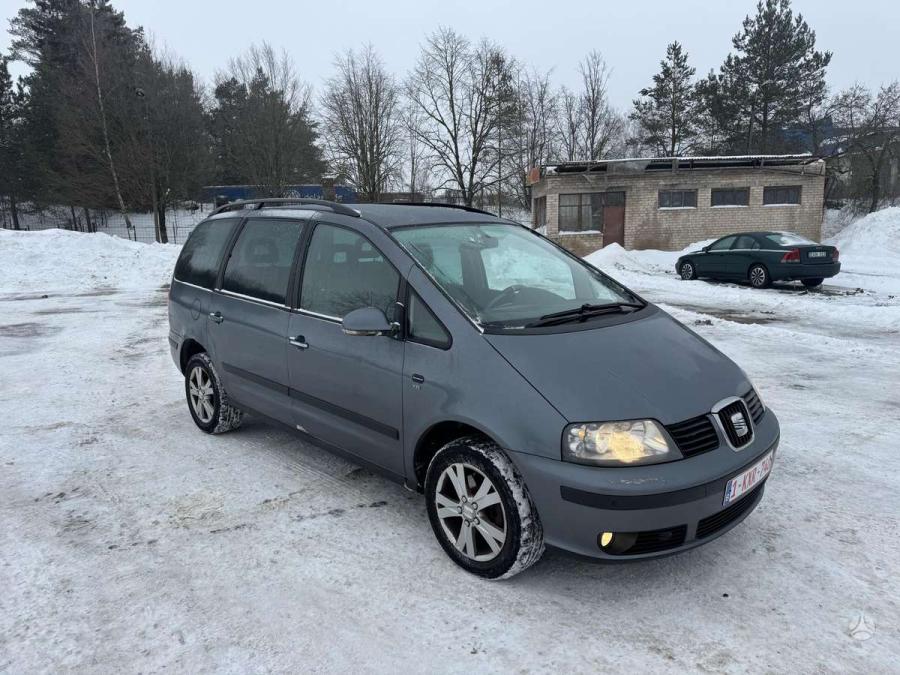Grey SEAT Alhambra 2009 in Klaipeda, with an engine capacity of 1.90 L and mileage of 253 thousand km for 2650 €, photo 3 on AUTOMOTO.COM.LV