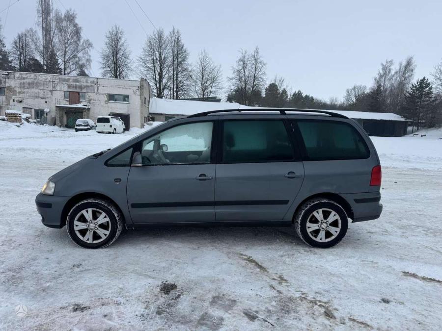 Grey SEAT Alhambra 2009 in Klaipeda, with an engine capacity of 1.90 L and mileage of 253 thousand km for 2650 €, photo 8 on AUTOMOTO.COM.LV
