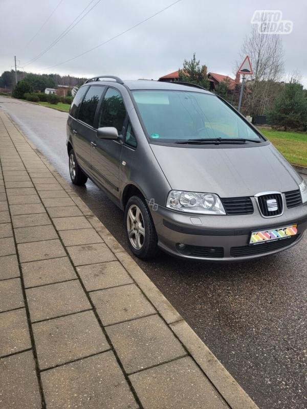 Grey SEAT Alhambra 2009 in Vilnius, with an engine capacity of 2.00 L and mileage of 282 thousand km for 3499 €, photo 4 on AUTOMOTO.COM.LV