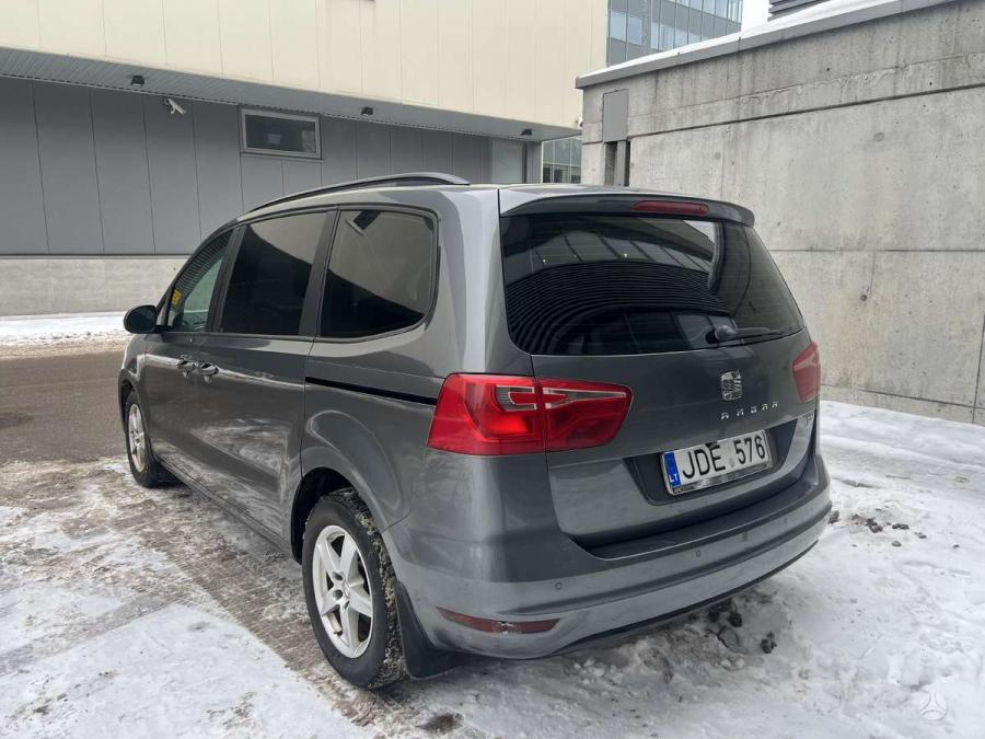 Grey SEAT Alhambra 2010 in Vilnius, with an engine capacity of 1.97 L and mileage of 339 thousand km for 4750 €, photo 5 on AUTOMOTO.COM.LV