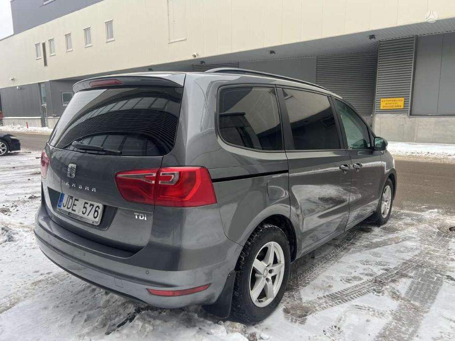 Grey SEAT Alhambra 2010 in Vilnius, with an engine capacity of 1.97 L and mileage of 339 thousand km for 4750 €, photo 7 on AUTOMOTO.COM.LV
