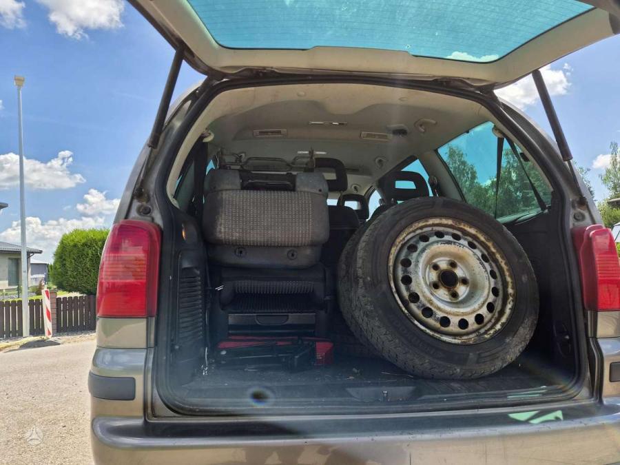 Pelēks SEAT Alhambra 2010 Marijampole, ar dzinēja tilpumu 1.97 L un nobraukumu 290 tūkst. km par 1650 €, foto 5 vietnē AUTOMOTO.COM.LV