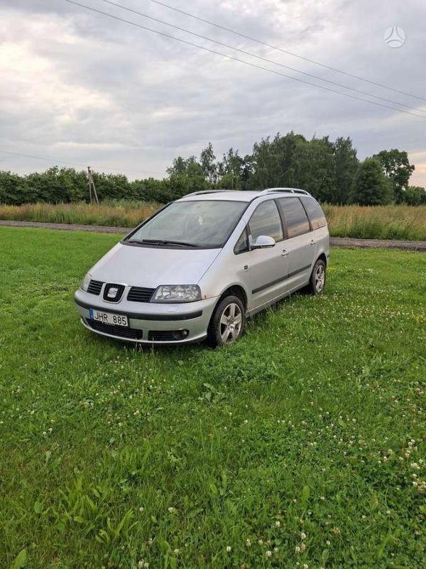 Pelēks SEAT Alhambra 2010 Alīta, ar dzinēja tilpumu 1.97 L un nobraukumu 394 tūkst. km par 2500 €, foto 1 vietnē AUTOMOTO.COM.LV