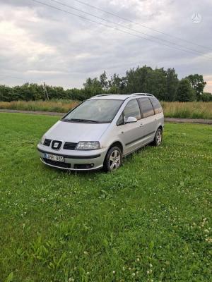 Pelēks SEAT Alhambra 2010 Alīta, ar dzinēja tilpumu 1.97 L un nobraukumu 394 tūkst. km par 2500 €, foto  vietnē AUTOMOTO.COM.LV
