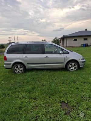 Grey SEAT Alhambra 2010 in Alytus, with an engine capacity of 1.97 L and mileage of 394 thousand km for 2500 €, photo 4 on AUTOMOTO.COM.LV