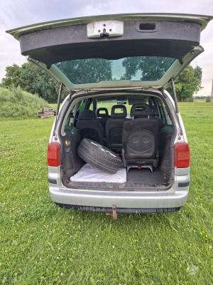 Grey SEAT Alhambra 2010 in Alytus, with an engine capacity of 1.97 L and mileage of 394 thousand km for 2500 €, photo 8 on AUTOMOTO.COM.LV