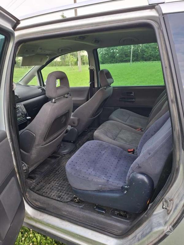 Pelēks SEAT Alhambra 2010 Alīta, ar dzinēja tilpumu 1.97 L un nobraukumu 394 tūkst. km par 2500 €, foto 8 vietnē AUTOMOTO.COM.LV
