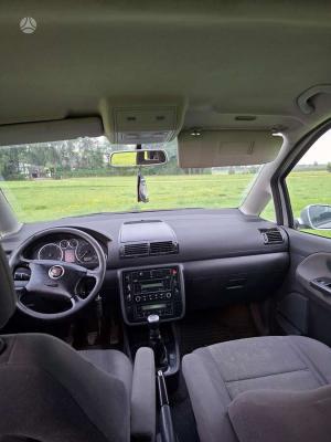 Grey SEAT Alhambra 2010 in Alytus, with an engine capacity of 1.97 L and mileage of 394 thousand km for 2500 €, photo 12 on AUTOMOTO.COM.LV