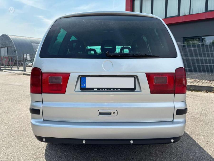 Grey SEAT Alhambra 2010 in Kaunas, with an engine capacity of 1.90 L and mileage of 360 thousand km for 3400 €, photo 6 on AUTOMOTO.COM.LV