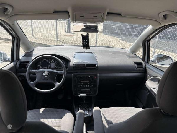 Grey SEAT Alhambra 2010 in Kaunas, with an engine capacity of 1.90 L and mileage of 360 thousand km for 3400 €, photo 7 on AUTOMOTO.COM.LV