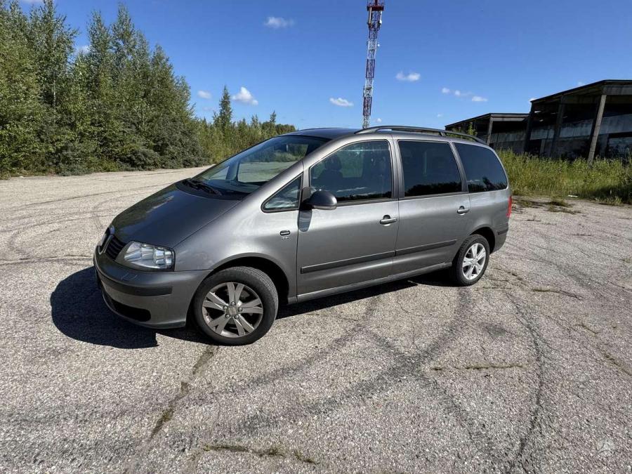 Pelēks SEAT Alhambra 2010 Panevēža, ar dzinēja tilpumu 1.90 L un nobraukumu 287 tūkst. km par 4100 €, foto 1 vietnē AUTOMOTO.COM.LV