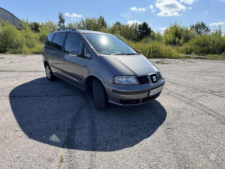 Pelēks SEAT Alhambra 2010 Panevēža, ar dzinēja tilpumu 1.90 L un nobraukumu 287 tūkst. km par 4100 €, foto 5 vietnē AUTOMOTO.COM.LV
