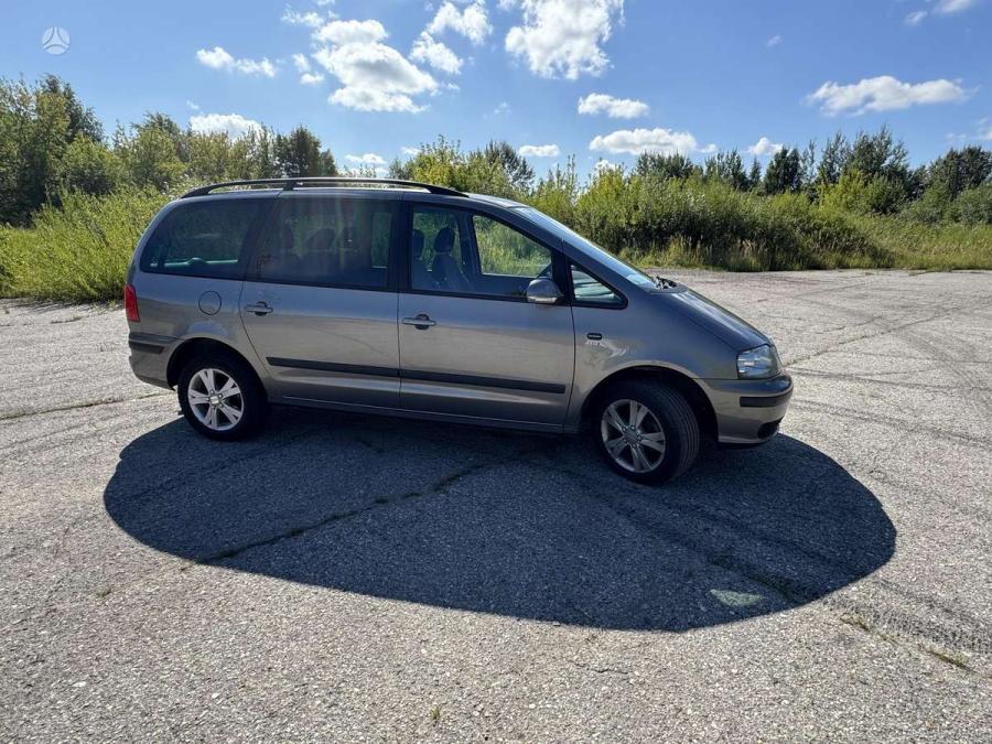 Pelēks SEAT Alhambra 2010 Panevēža, ar dzinēja tilpumu 1.90 L un nobraukumu 287 tūkst. km par 4100 €, foto 6 vietnē AUTOMOTO.COM.LV