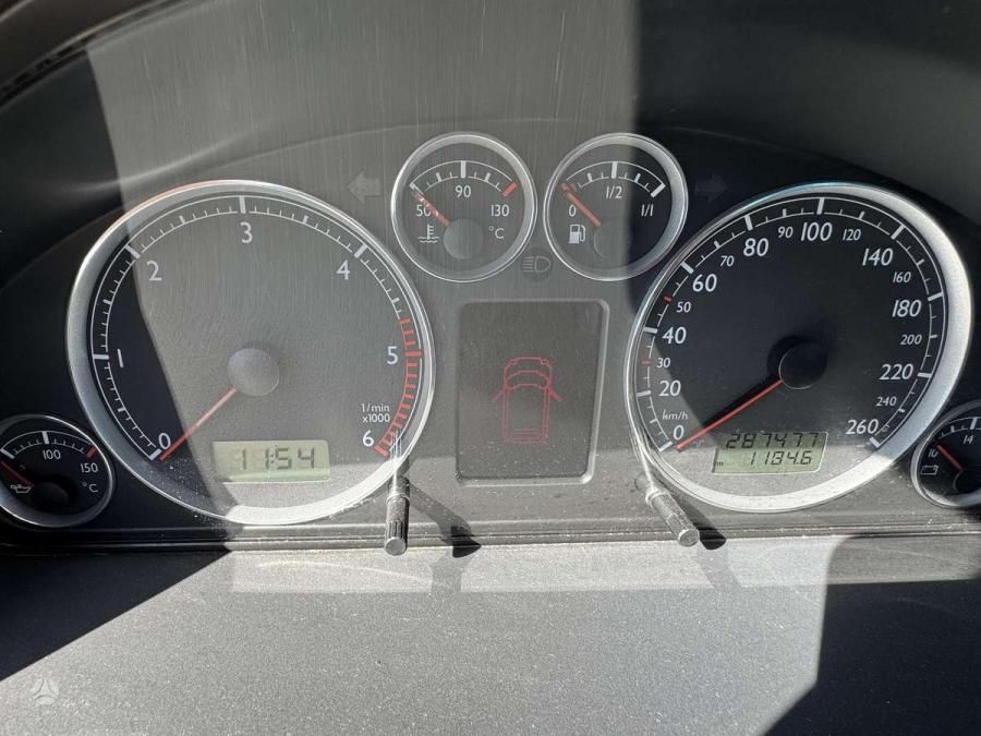 Pelēks SEAT Alhambra 2010 Panevēža, ar dzinēja tilpumu 1.90 L un nobraukumu 287 tūkst. km par 4100 €, foto 13 vietnē AUTOMOTO.COM.LV