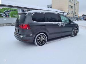 Grey SEAT Alhambra 2011 in Vilnius, with an engine capacity of 1.97 L and mileage of 264 thousand km for 6850 €, photo 3 on AUTOMOTO.COM.LV