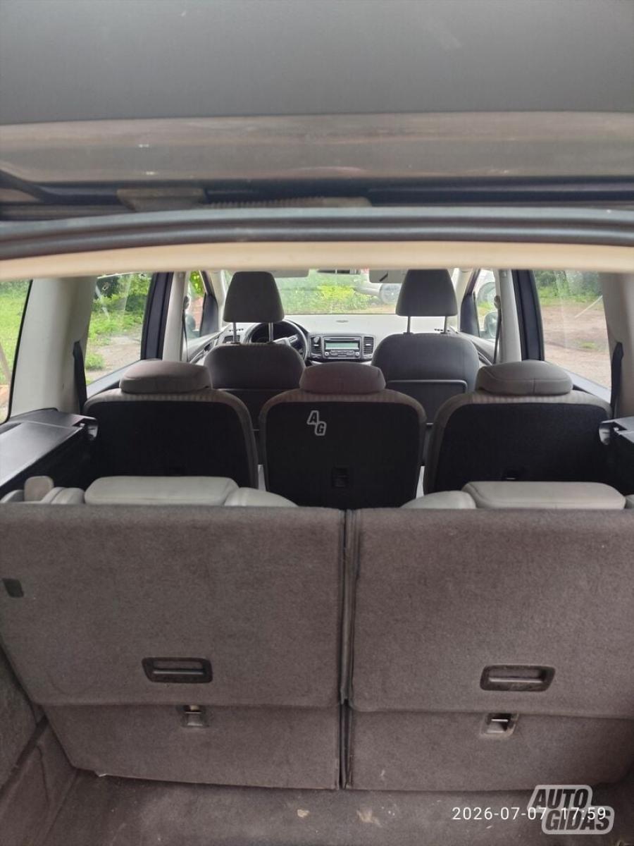 Grey SEAT Alhambra 2011 in Kaunas, with an engine capacity of 2.00 L and mileage of 309 thousand km for 5900 €, photo 16 on AUTOMOTO.COM.LV