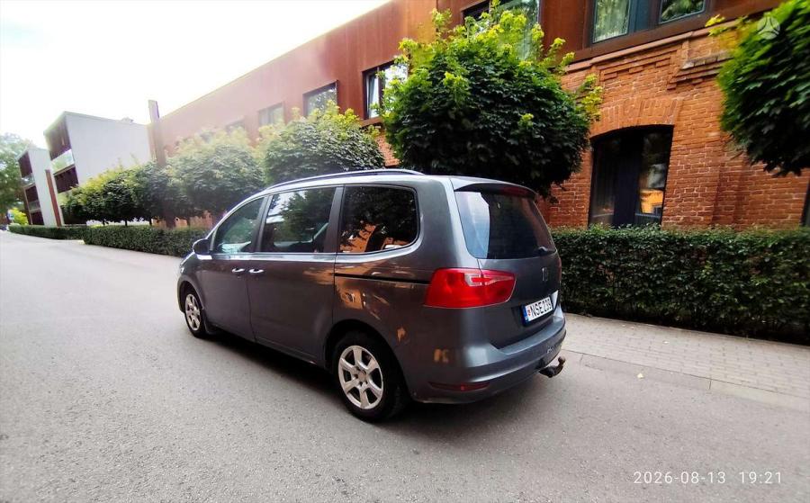 Grey SEAT Alhambra 2011 in Kaunas, with an engine capacity of 1.97 L and mileage of 311 thousand km for 6400 €, photo 6 on AUTOMOTO.COM.LV