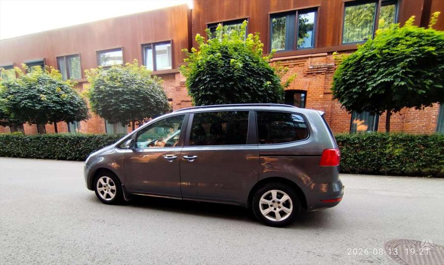 Grey SEAT Alhambra 2011 in Kaunas, with an engine capacity of 1.97 L and mileage of 311 thousand km for 6400 €, photo 7 on AUTOMOTO.COM.LV