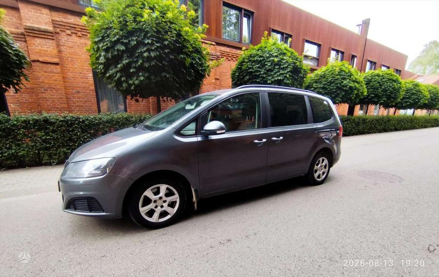Grey SEAT Alhambra 2011 in Kaunas, with an engine capacity of 1.97 L and mileage of 311 thousand km for 6400 €, photo 8 on AUTOMOTO.COM.LV
