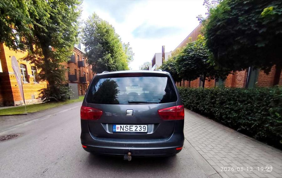 Grey SEAT Alhambra 2011 in Kaunas, with an engine capacity of 1.97 L and mileage of 311 thousand km for 6400 €, photo 9 on AUTOMOTO.COM.LV
