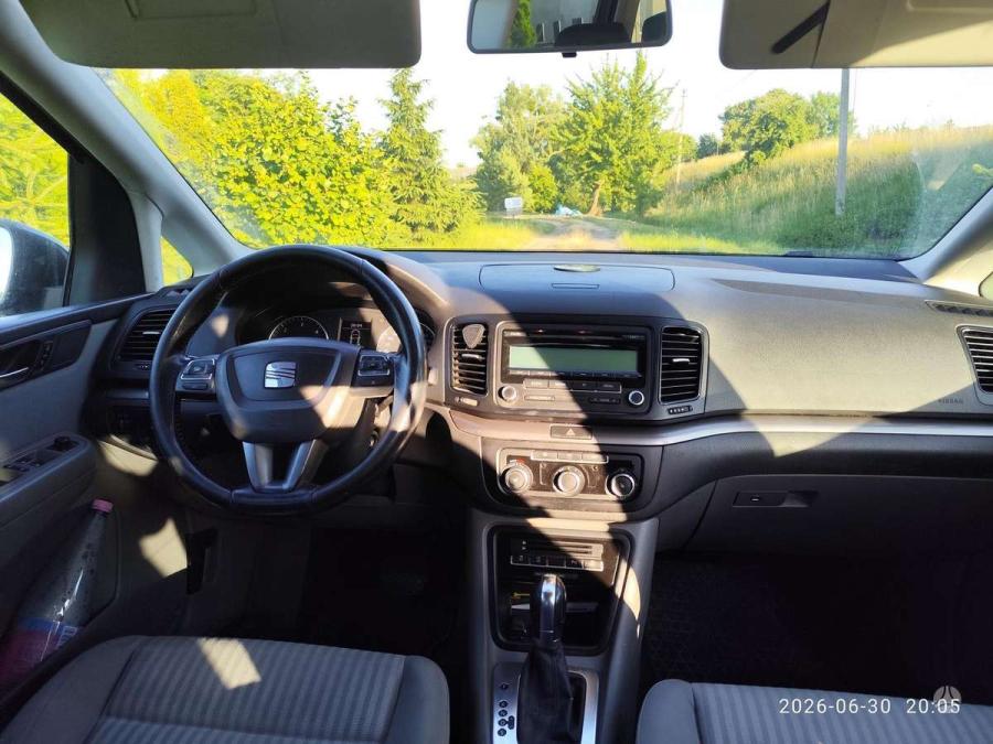 Grey SEAT Alhambra 2011 in Kaunas, with an engine capacity of 1.97 L and mileage of 311 thousand km for 6400 €, photo 11 on AUTOMOTO.COM.LV