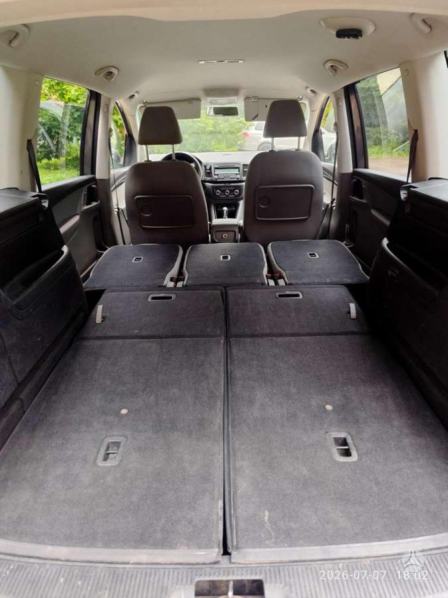Grey SEAT Alhambra 2011 in Kaunas, with an engine capacity of 1.97 L and mileage of 311 thousand km for 6400 €, photo 16 on AUTOMOTO.COM.LV