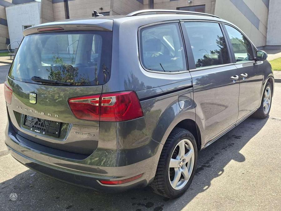 Grey SEAT Alhambra 2011 in Ukmerge, with an engine capacity of 1.97 L and mileage of 289 thousand km for 6750 €, photo 5 on AUTOMOTO.COM.LV