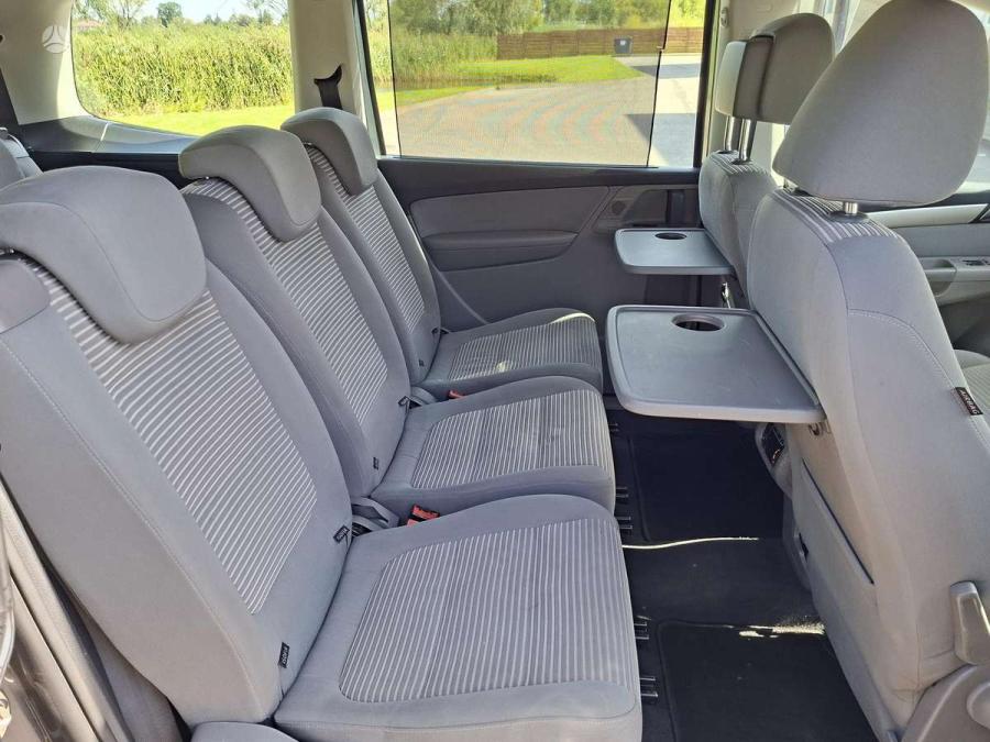 Grey SEAT Alhambra 2011 in Ukmerge, with an engine capacity of 1.97 L and mileage of 289 thousand km for 6750 €, photo 13 on AUTOMOTO.COM.LV