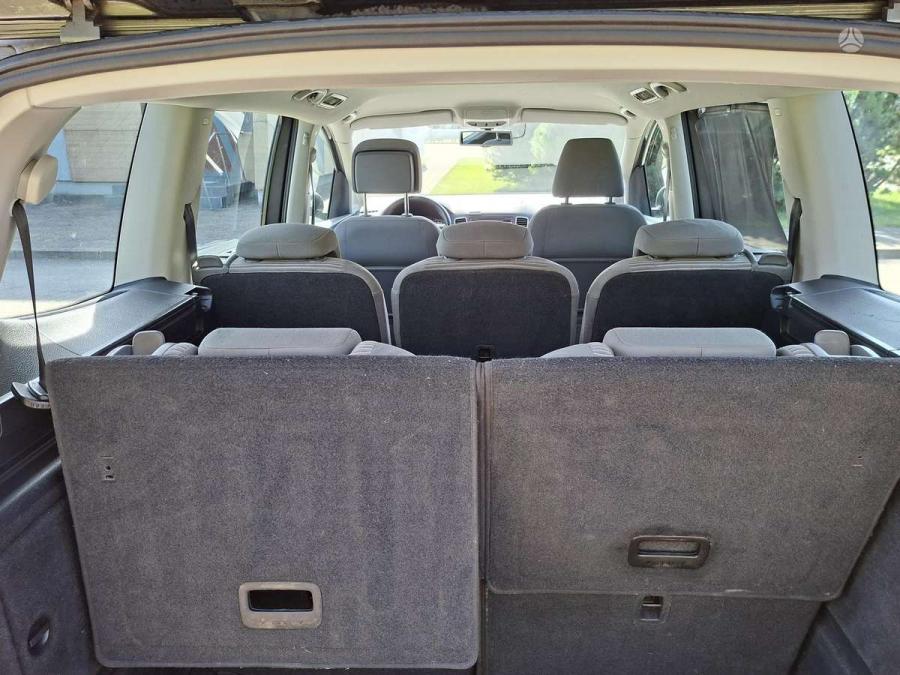 Grey SEAT Alhambra 2011 in Ukmerge, with an engine capacity of 1.97 L and mileage of 289 thousand km for 6750 €, photo 14 on AUTOMOTO.COM.LV