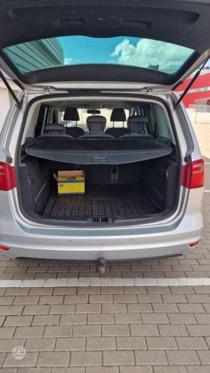 Grey SEAT Alhambra 2011 in Kaunas, with an engine capacity of 1.97 L and mileage of 406 thousand km for 3950 €, photo 6 on AUTOMOTO.COM.LV