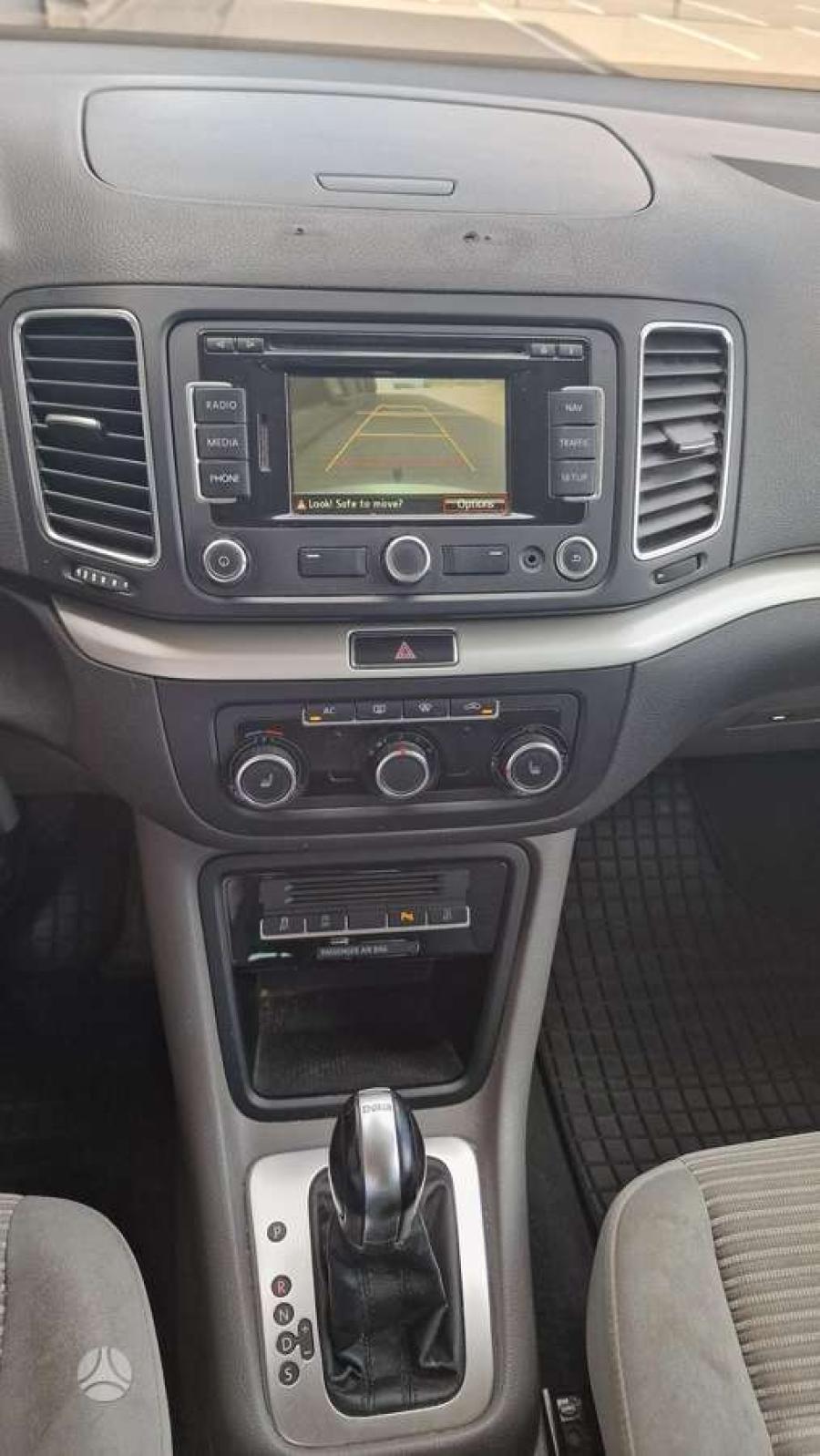 Grey SEAT Alhambra 2011 in Kaunas, with an engine capacity of 1.97 L and mileage of 406 thousand km for 3950 €, photo 9 on AUTOMOTO.COM.LV