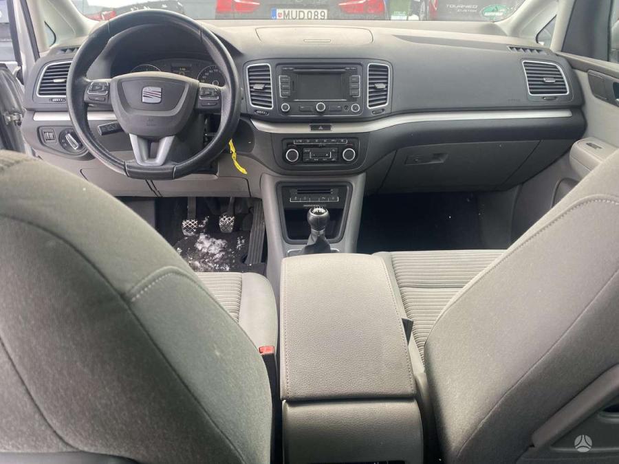 Pelēks SEAT Alhambra 2012 Marijampole, ar dzinēja tilpumu 1.97 L un nobraukumu 235 tūkst. km par 7250 €, foto 6 vietnē AUTOMOTO.COM.LV