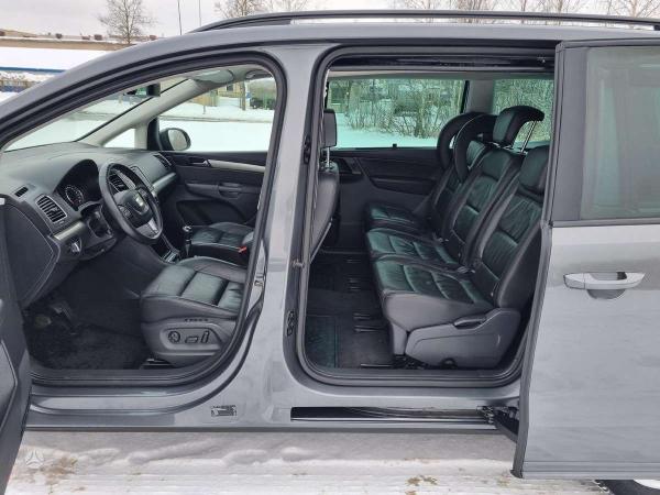 Grey SEAT Alhambra 2012 in Siauliai, with an engine capacity of 1.97 L and mileage of 220 thousand km for 8850 €, photo 10 on AUTOMOTO.COM.LV
