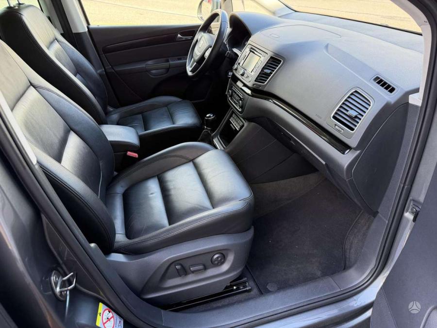 Pelēks SEAT Alhambra 2012 Kauņa, ar dzinēja tilpumu 1.97 L un nobraukumu 240 tūkst. km par 9250 €, foto 17 vietnē AUTOMOTO.COM.LV