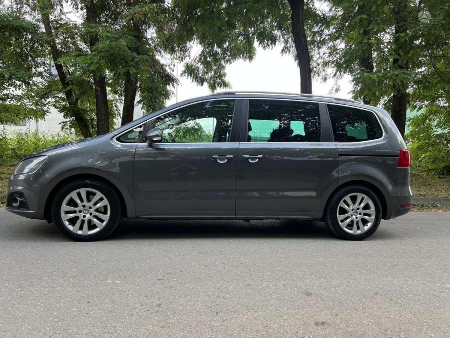Grey SEAT Alhambra 2012 in Kaunas, with an engine capacity of 1.97 L and mileage of 318 thousand km for 7200 €, photo 5 on AUTOMOTO.COM.LV