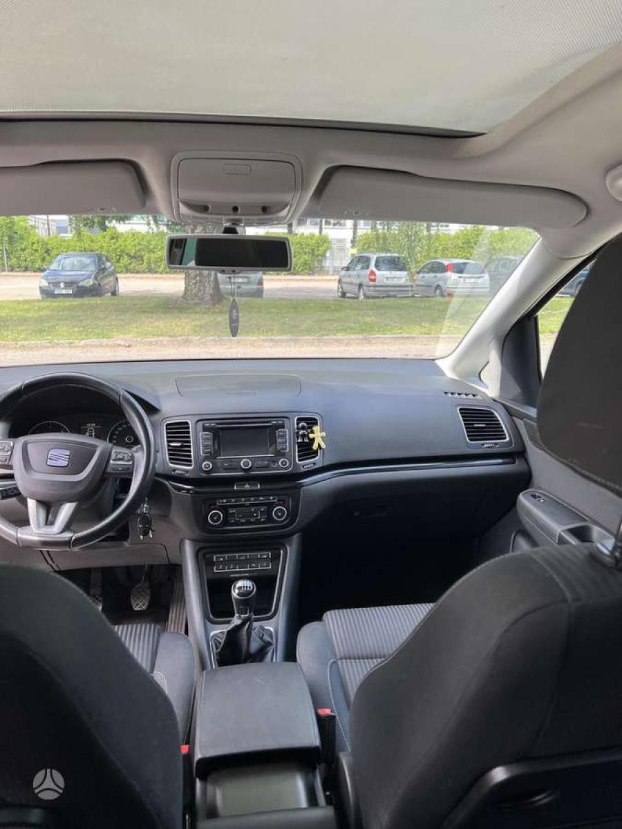 Grey SEAT Alhambra 2012 in Kaunas, with an engine capacity of 1.97 L and mileage of 318 thousand km for 7200 €, photo 11 on AUTOMOTO.COM.LV