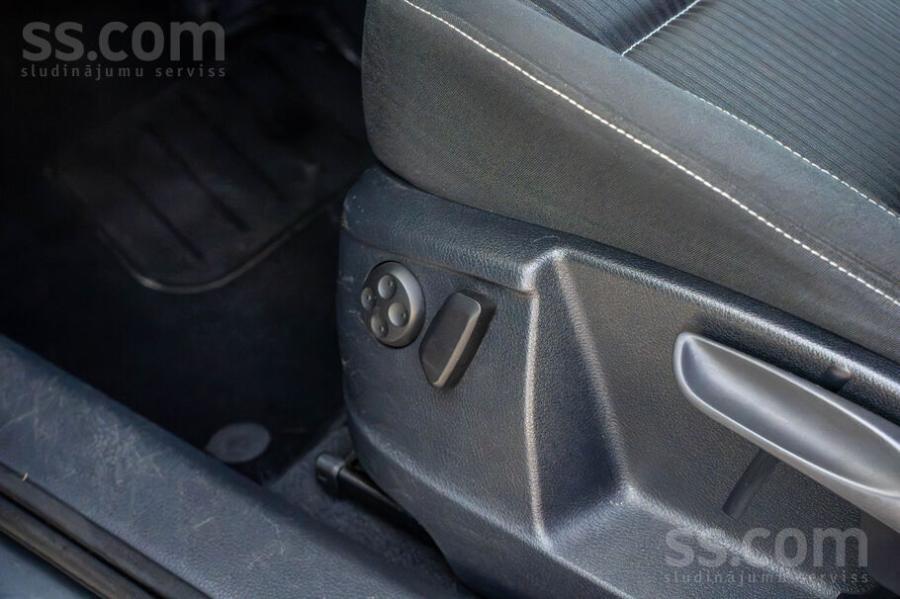 Pelēks SEAT Alhambra 2012 Rīga, ar dzinēja tilpumu 2.00 L un nobraukumu 326 tūkst. km par 5990 €, foto 16 vietnē AUTOMOTO.COM.LV