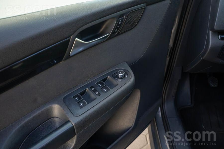 Pelēks SEAT Alhambra 2012 Rīga, ar dzinēja tilpumu 2.00 L un nobraukumu 326 tūkst. km par 5990 €, foto 17 vietnē AUTOMOTO.COM.LV