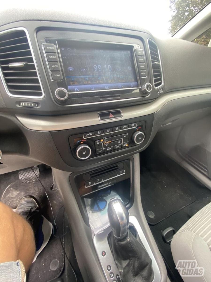 Pelēks SEAT Alhambra 2012 Panevēža, ar dzinēja tilpumu 2.00 L un nobraukumu 353 tūkst. km par 5500 €, foto 11 vietnē AUTOMOTO.COM.LV