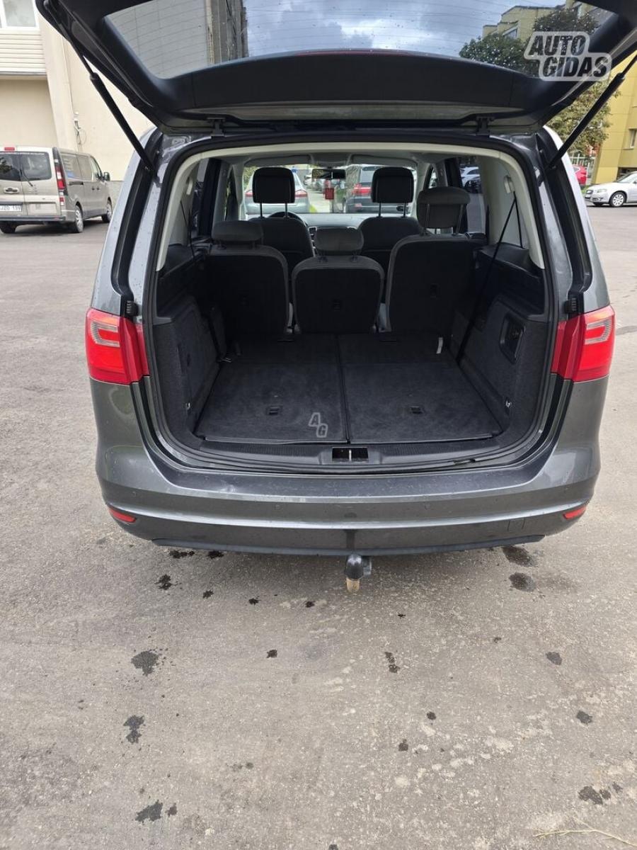 Grey SEAT Alhambra 2013 in Mazeikiai, with an engine capacity of 2.00 L and mileage of 341 thousand km for 6000 €, photo 6 on AUTOMOTO.COM.LV