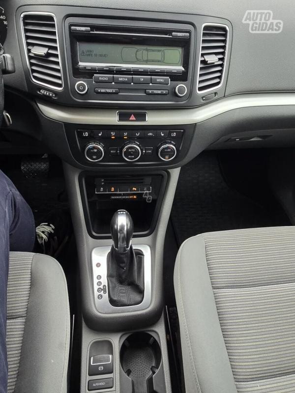 Grey SEAT Alhambra 2013 in Mazeikiai, with an engine capacity of 2.00 L and mileage of 341 thousand km for 6000 €, photo 8 on AUTOMOTO.COM.LV