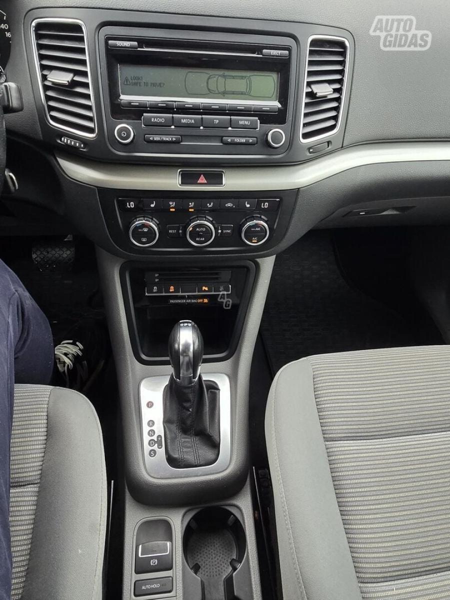 Grey SEAT Alhambra 2013 in Mazeikiai, with an engine capacity of 2.00 L and mileage of 341 thousand km for 6000 €, photo 8 on AUTOMOTO.COM.LV