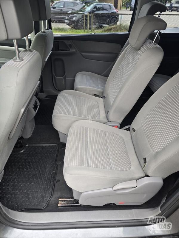 Grey SEAT Alhambra 2013 in Mazeikiai, with an engine capacity of 2.00 L and mileage of 341 thousand km for 6000 €, photo 10 on AUTOMOTO.COM.LV