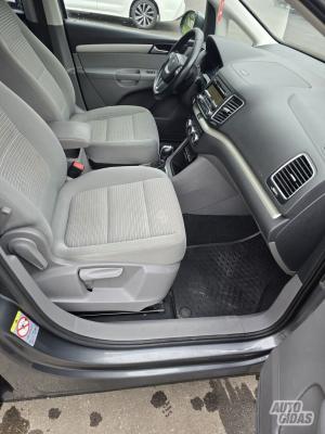 Grey SEAT Alhambra 2013 in Mazeikiai, with an engine capacity of 2.00 L and mileage of 341 thousand km for 6000 €, photo 11 on AUTOMOTO.COM.LV
