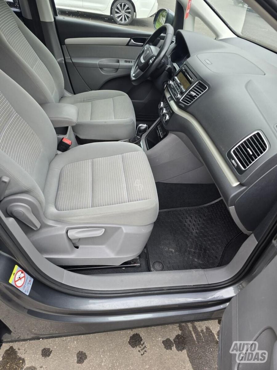 Grey SEAT Alhambra 2013 in Mazeikiai, with an engine capacity of 2.00 L and mileage of 341 thousand km for 6000 €, photo 11 on AUTOMOTO.COM.LV