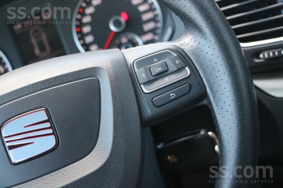 Pelēks SEAT Alhambra 2013 Tukums, ar dzinēja tilpumu 2.00 L un nobraukumu 249 tūkst. km par 8338 €, foto 23 vietnē AUTOMOTO.COM.LV